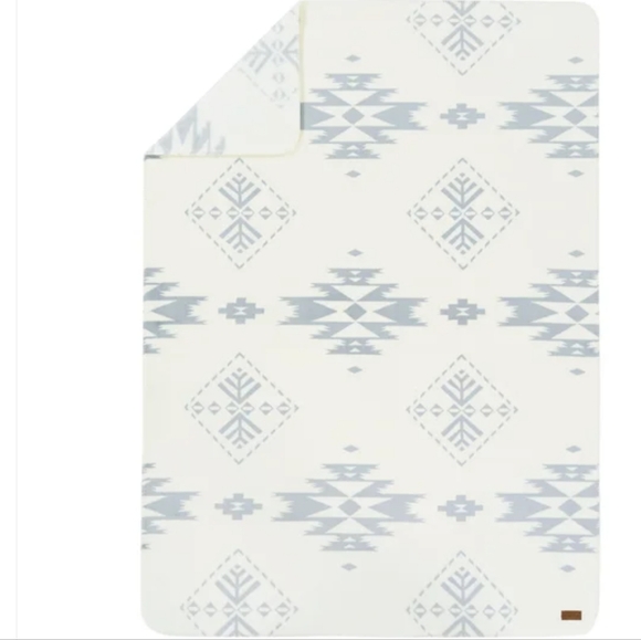 Pendleton | Bedding | Pendleton Fleece Throw Blanket 5 By 70 Hard White ...